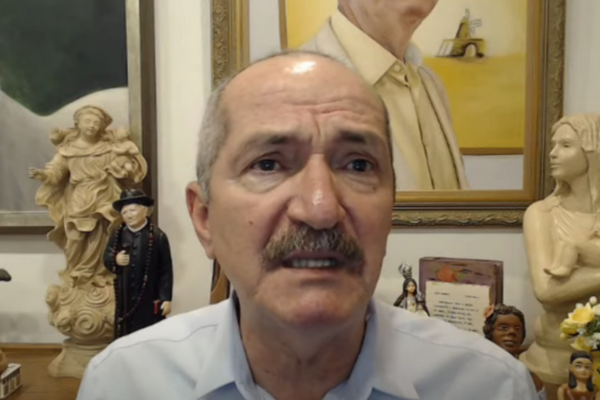 Aldo Rebelo sobe o som contra Marcos Pontes