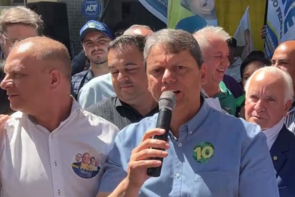 Tarcísio sobe o tom contra Haddad e Garcia em visita ao ABC Tarcísio sobe o tom contra Haddad e Garcia em visita ao ABC