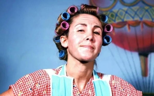 Florinda Meza se pronuncia após série insinuar que criador de 'Chaves ...